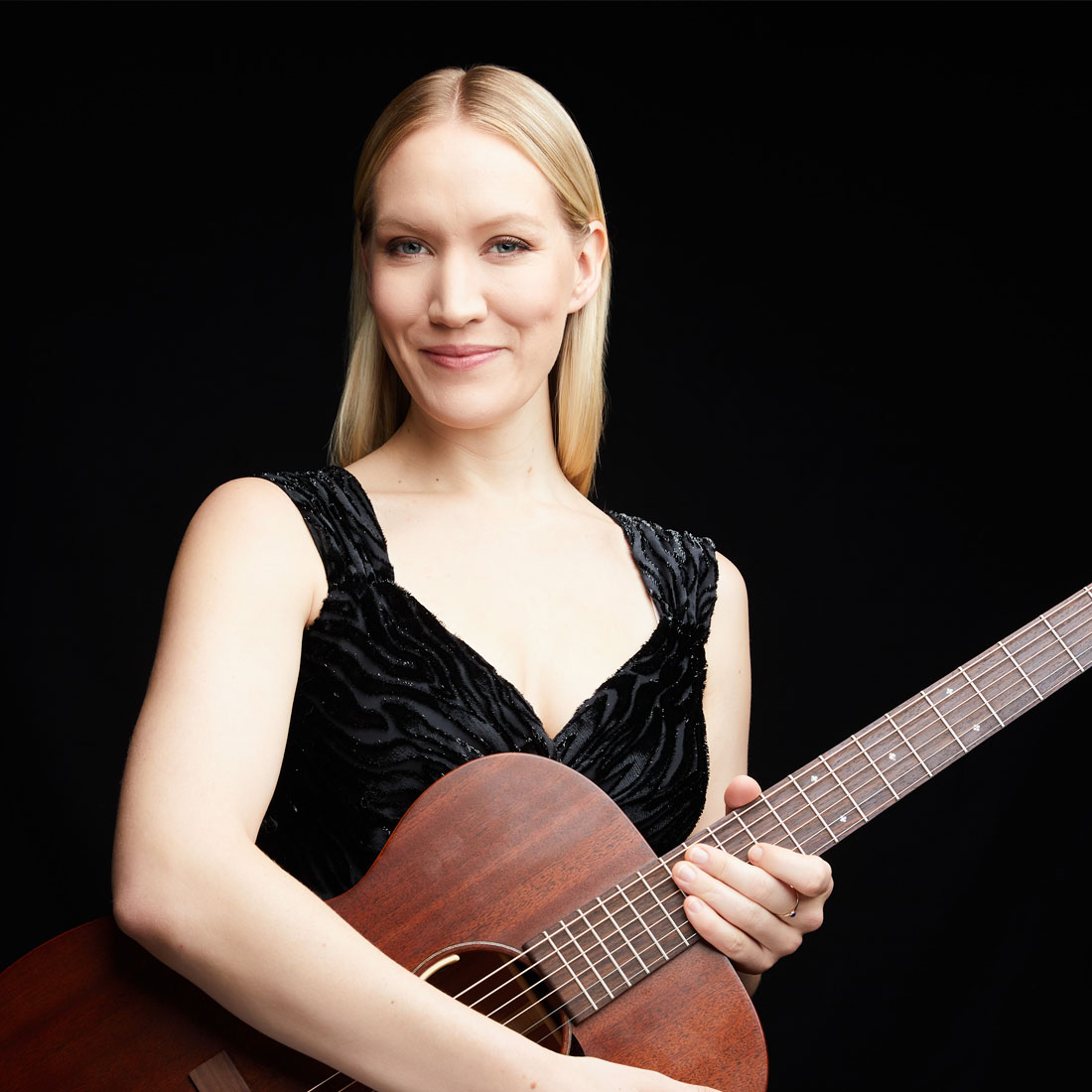 Élan Artists // Singer Songwriter